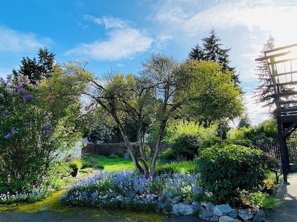 Peaceful Home-centrally Located West Hill, Kent - Des Moines, WA