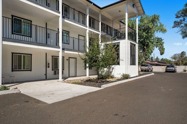 Charming 1-bedroom - 35 Min To Lake Tahoe, Near Downtown Reno, Free Parking! - Reno, NV