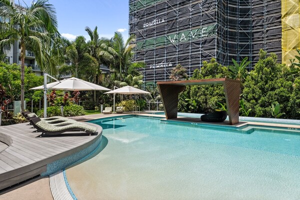 Chic West End Stay With Gym & Pool Access - Brisbane
