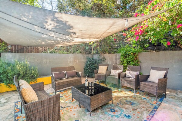 Stylish 4bd 3ba Retreat Near Hollywood Sign & Walk Of Fame - Burbank, CA