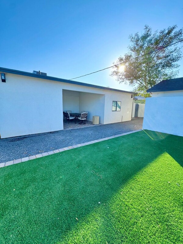 New 4-bedroom Lux Modern Home In Phoenix, Az! Close To Everything! - Phoenix