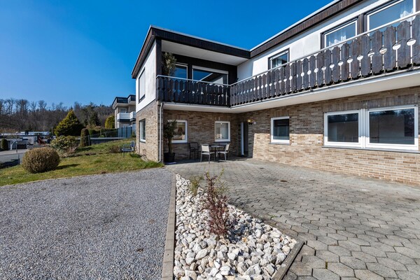 Appartement "Frank" Avec Vue Sur Le Lac, Terrasse Privée Et Wi-fi - Arnsberg