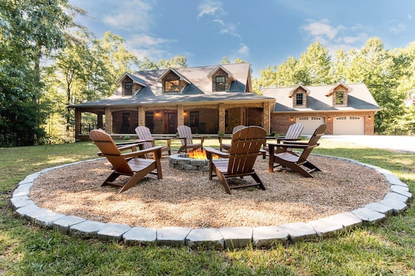 The Huntly Estate | Grand Asheville Retreat | The Lodge + The Grange - Asheville, NC