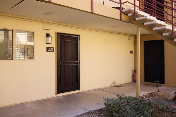 Stunning Old Town Condo. Remodel Just Completed. - Scottsdale, AZ