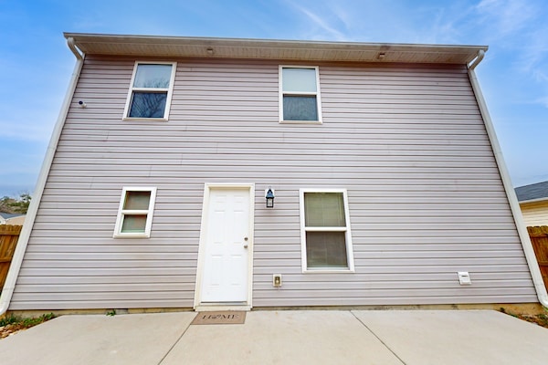 Dog-friendly Coastal Home With Fenced In Yard, Close Drive To The Beach - Sunset Beach, NC