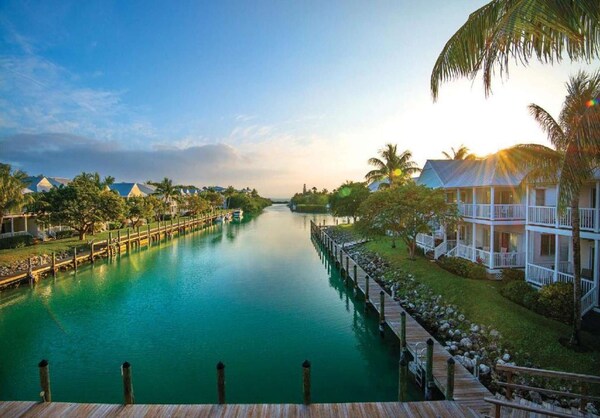 Sunny Stay | Reef Snorkeling. Two Bedroom Private Villa - Duck Key, FL