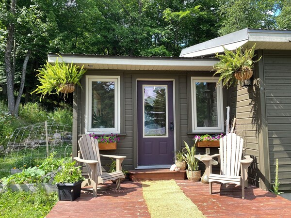 Welcome To The Lake! Air-conditioning- Fibre Internet- Lake Side Hangs & Bonfire - Muskoka