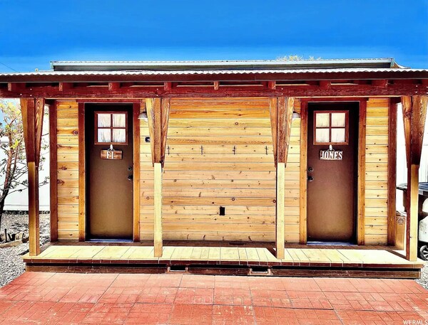 Pioneer Wagonultimate Glamping - Utah