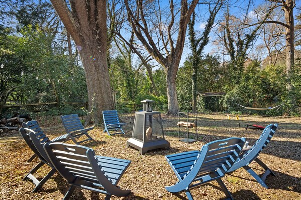 Elegant 4bd Retreat - Backyard Bbq & Theater Room - 北卡羅來納
