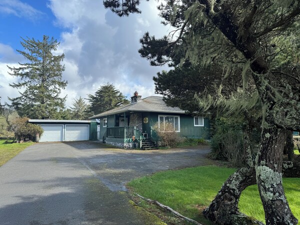 Bandon Beach Town Beauty!  Close To Old Town, Bandon Beach & Bandon Dunes Golf! - Bandon, OR