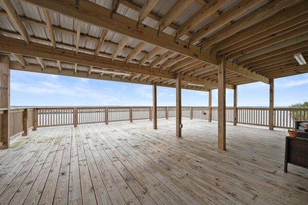 Fourhon Paradise: Steps Away From Your Next Adventure - Grand Isle, LA