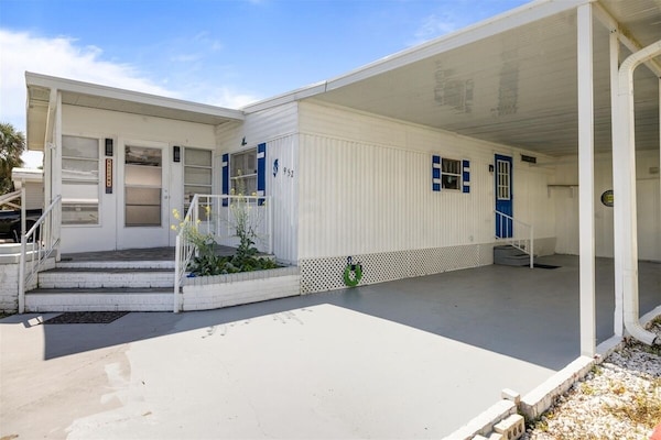 Turnkey,2bed/2bath Cottage Withwifi,ac In Enjoyable North Fort Myers55+community - Fort Myers, FL