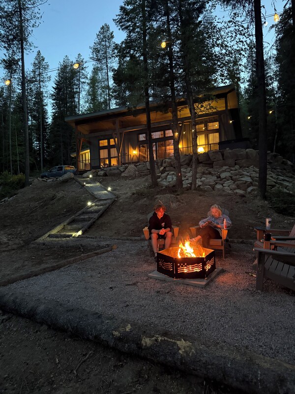 Cardinal Cottage A Bailey Lake Retreat W/hottub - Montana