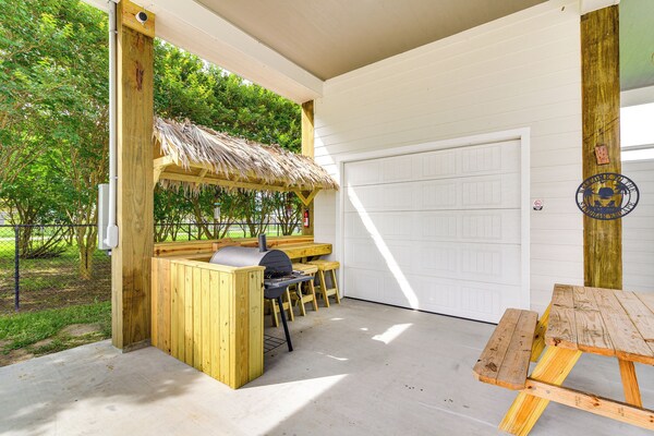 Walk To Crystal Beach: 'The Sandbar Escape' - Crystal Beach, TX