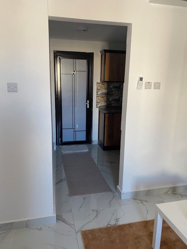 Cozy Studio In Charming Abu Dhabi With Wifi, Ac - Abu Dhabi