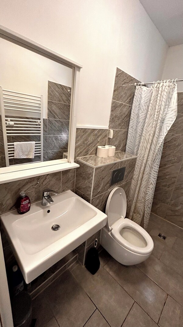 Wilhelmstraße 19 W1 - 2 Bedrooms With Living Room - Neumünster