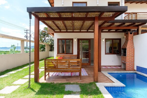 Safira House. Beautiful 3 Suite House In Front Of The Sea With Private Swimming Pool And Bbq Area - Paraty