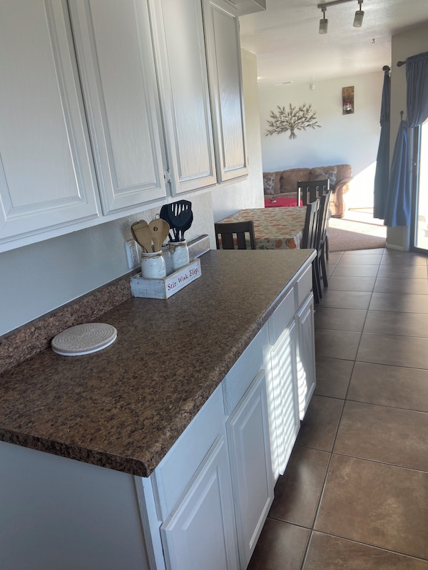 Temple Place Duplex Located In Vernal, In Town, 6 Bedrooms, Great For Families - Red Fleet State Park, Vernal