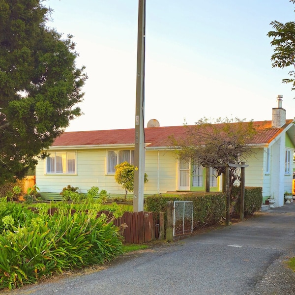 Retro & Rural East Coast Getaway | Tolaga Bay - Tolaga Bay