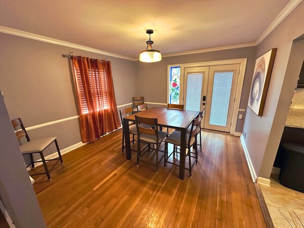 Spacious 4 Bedroom Home In Beautiful Columbus With Wifi, Crafted For Family Fun. - Columbus, OH