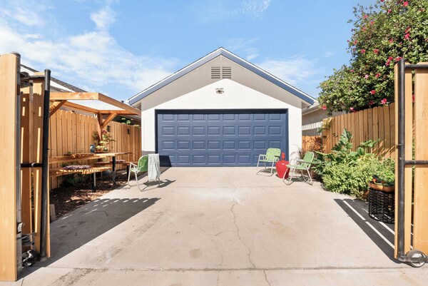 Heritage Design Luxury Bungalow With Modern Amenities - Los Ángeles, CA