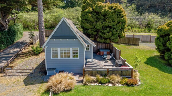 Luxury Oceanside Retreat, Hot Tub, Epic Views, Expansive Grounds For Wildlife Viewing And Picnics - Trinidad, CA