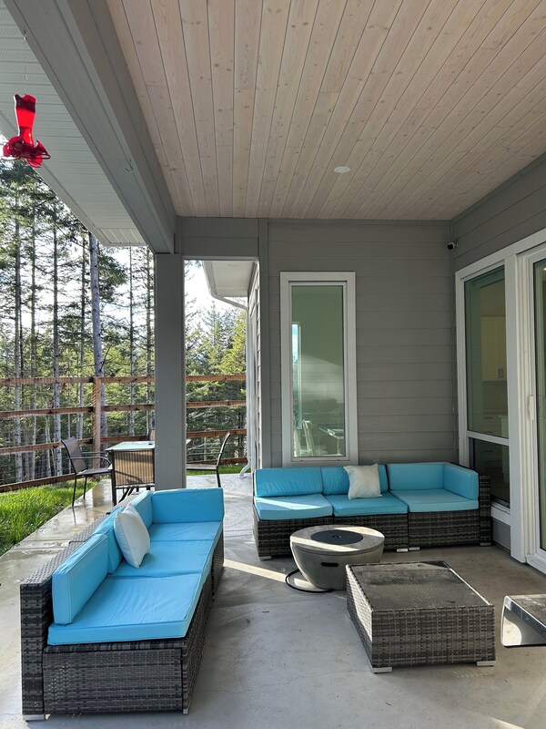 Quiet And Private Home Surrounded By Nature - Sunshine Coast