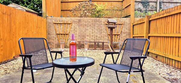 Quiet 2bedroom Home-garden-parking-family Friendly - Three Cliffs Bay