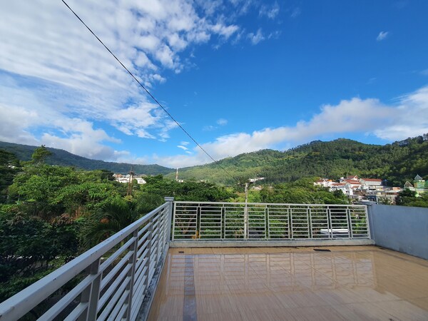 Spacious 5-bedroom Sunrich Villa In Charming Batu Jawa Timur - Batu