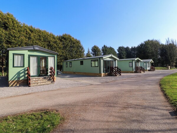 Lodge 2, Family Friendly, With A Garden In Silverdale - Arnside