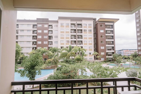 Pool & Garden Tranquility - Iloilo City