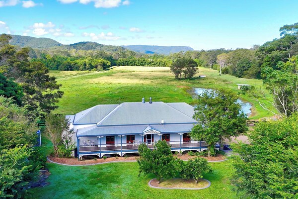 Paddock View Ranch In The Sunny Coast Countryside - ノーサ・シャイア
