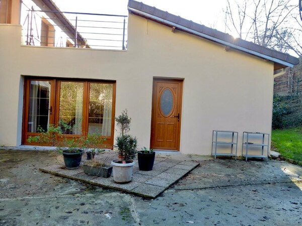Iris Garden Cottage - Poissy