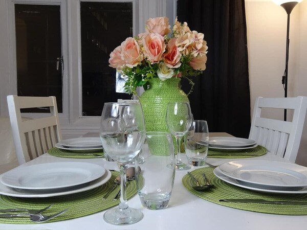 Modern 2-bed, 2-bath Apartment In Heart Of Birmingham, 6 Min Walk To New Street - Aston University Main Building