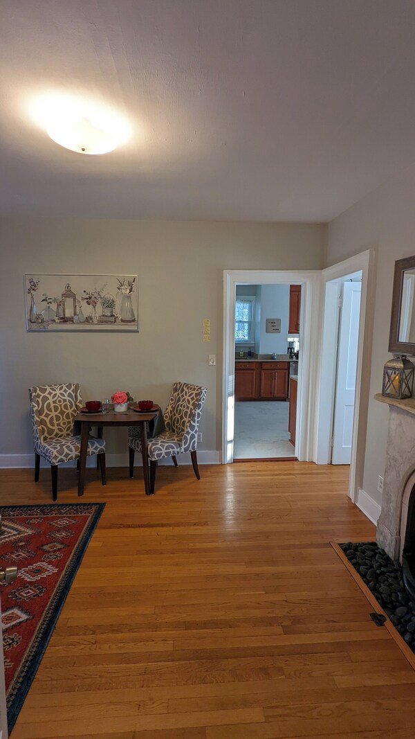 The Tidy Place Close By Yale Hospitals And Campus In New Haven. - Wallingford, CT