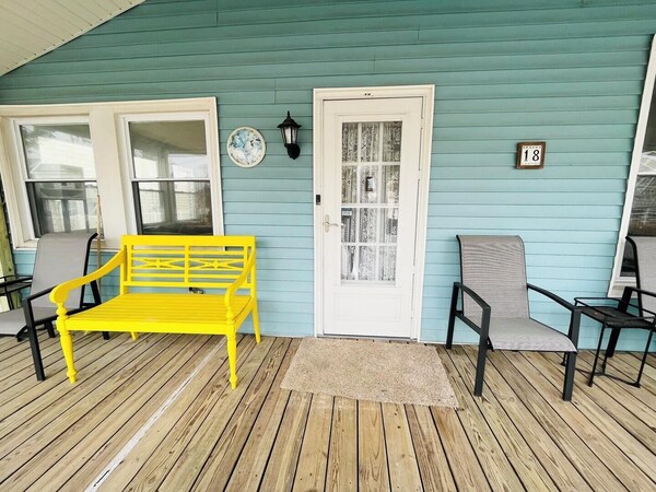 Classic Ocean Block Cottage, Steps To Boardwalk, Beach & Funland With Porch! - Rehoboth Beach, DE