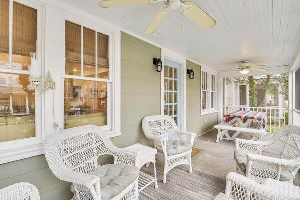 Spacious 10br Beach House & Cottage  2 Blocks To Boardwalk, Walk To Town! - Rehoboth Beach, DE