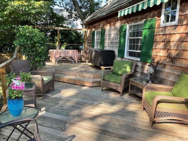 Dog-friendly Beach Cottage W/ Hot Tub, Fenced Yard & Steps To The Shore! - Delaware
