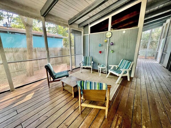 Dog-friendly Beach Cottage, 2.5 Blocks To Rehoboth By The Sea! - Dewey Beach, DE