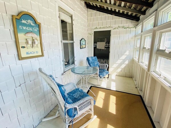 Charming 5-bedroom Rehoboth Beach Cottage, 1 Block From Beach & Boardwalk! - Rehoboth Beach, DE