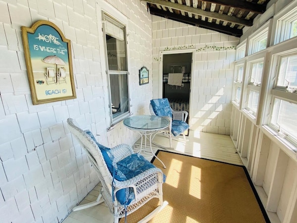 Charming 5-bedroom Rehoboth Beach Cottage, 1 Block From Beach & Boardwalk! - Rehoboth Beach, DE