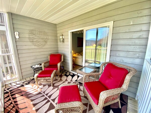Charming 2-bedroom Condo, Pool, Porch, 2 Miles To Beach & Quiet Location! - Dewey Beach, DE