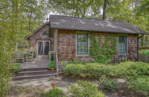 Charming Coastal Cottage In Rehoboth Beach  Private, Serene, Perfect For Summer - Rehoboth Beach, DE