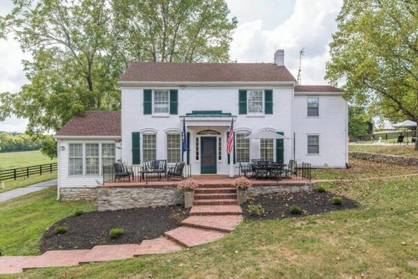 Sugar Hill Farm-historic Horsefarm With Pool - Lexington, KY