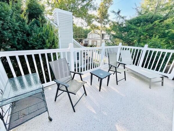 Charming Dog-friendly Cottage, Walk To Rehoboth Beach, Private Yard & Parking! - Lewes
