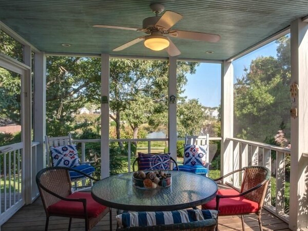 Charming Ocean Block Cottage With Lake Views, Steps To Beach & Boardwalk! - Dewey Beach, DE