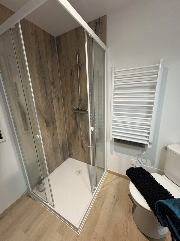Le Studio Louana: Ideal Short Stay/co-working/day Use/love Rooms - Aubusson