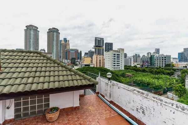 Tanacasa 12 Large Sathorn Townhome 6br W/ Parking - Bangkok