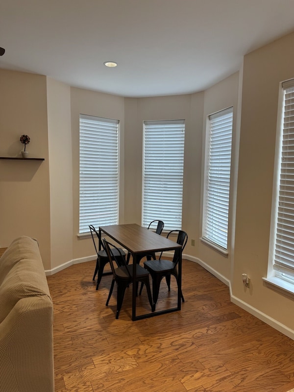 Stylish 2-bedroom Apartment With Wifi, Ac In Fabulous Downtown French Lick - Paoli Peaks, IN