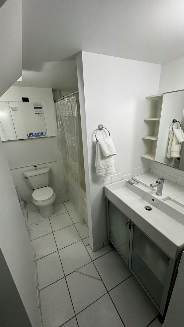 Stay At La Grange Suite In Nanton! Pet Friendly! - Nanton